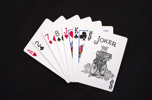 Crazy Eights (Zimbabwean variation) Wiki