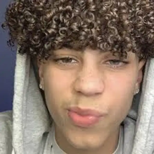 Curlyhairjordans Wiki